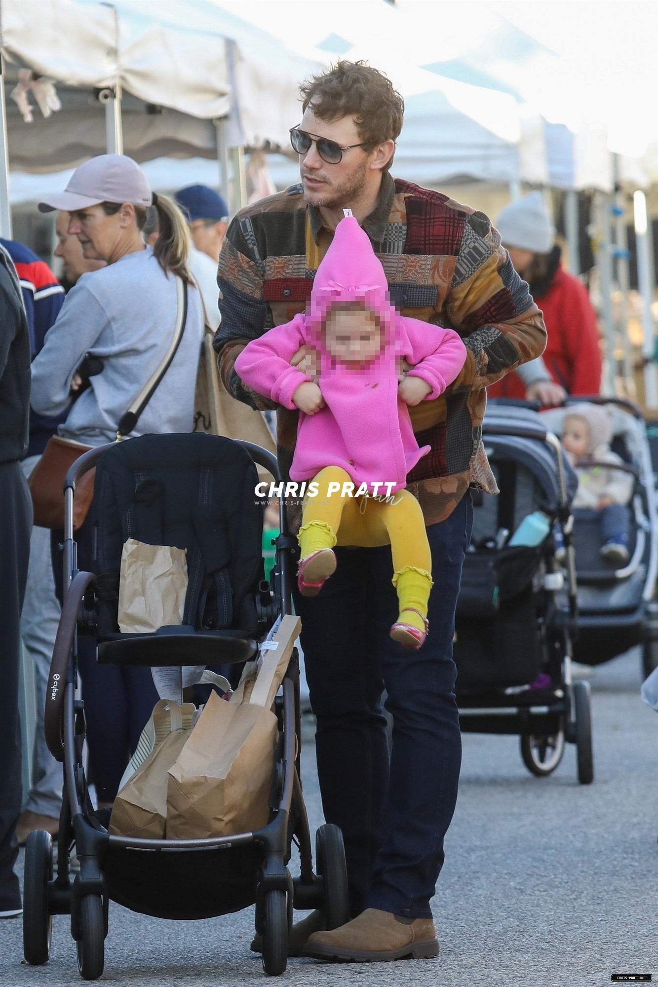 January 07 - Out in Pacific Palisades - 03 - Chris Pratt Fan | Your ...
