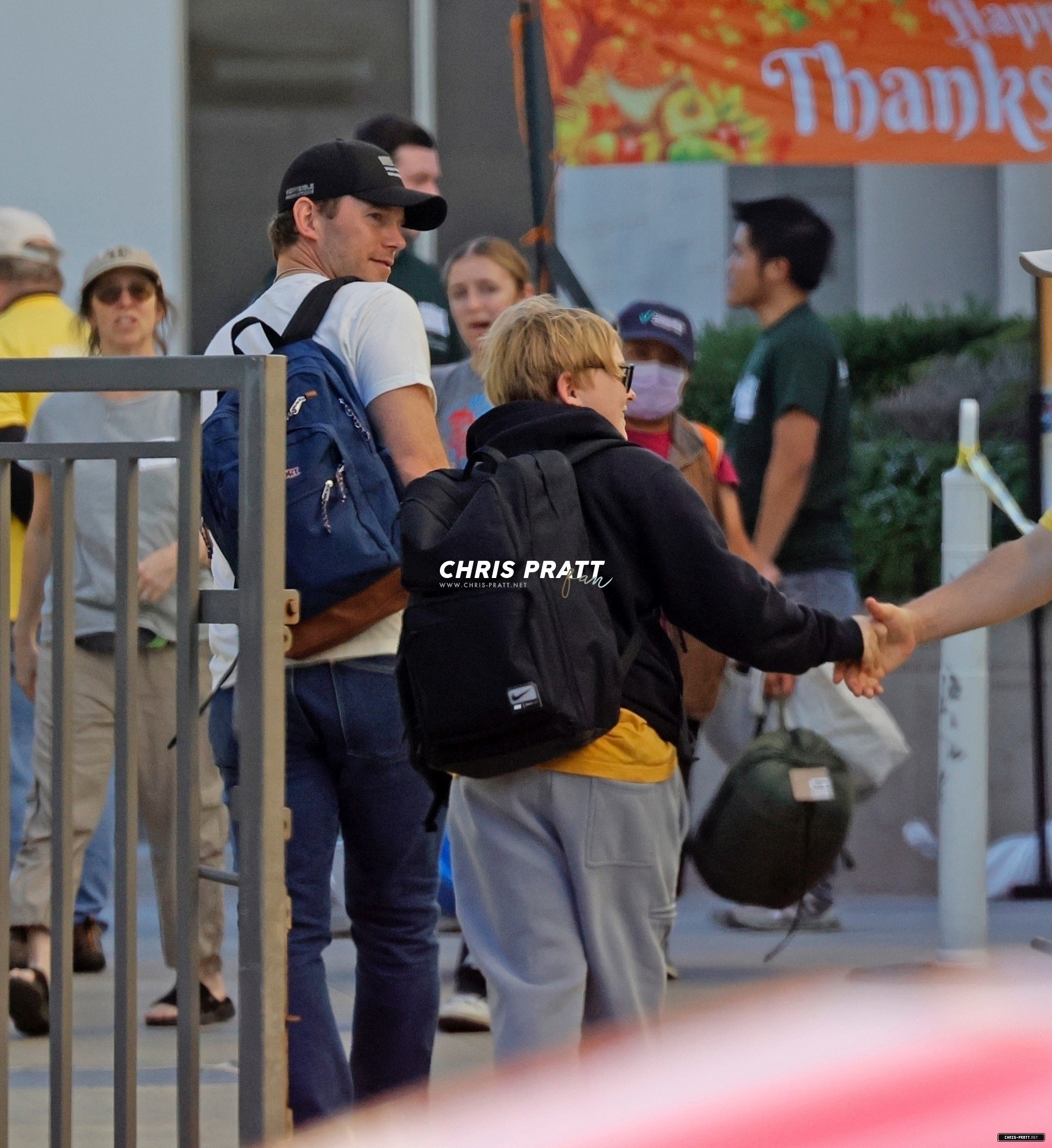November 28 - Celebrating Thanksgiving with Anna Faris - 17 - Chris ...